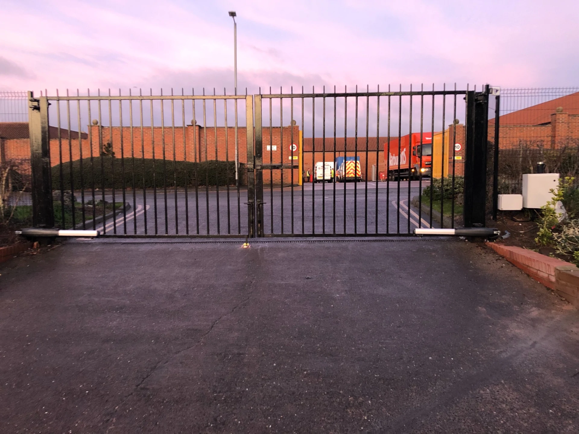 Electric Gates in Scunthorpe, GSM Intercoms in Scunthorpe